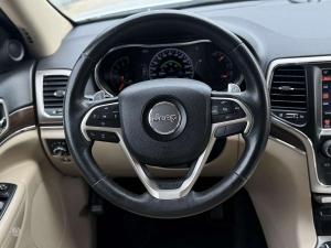 Balts Jeep Grand Cherokee 2015 Viļņa, ar dzinēja tilpumu 3.60 L un nobraukumu 273 tūkst. km par 13400 €, foto 21 vietnē AUTOMOTO.COM.LV