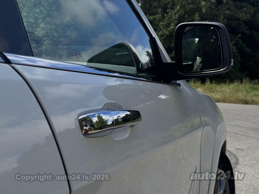 Balts Jeep Grand Cherokee 2015 Tallina, ar dzinēja tilpumu 3.00 L un nobraukumu 198 tūkst. km par 16900 €, foto 8 vietnē AUTOMOTO.COM.LV