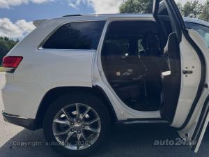 Balts Jeep Grand Cherokee 2015 Tallina, ar dzinēja tilpumu 3.00 L un nobraukumu 198 tūkst. km par 16900 €, foto 9 vietnē AUTOMOTO.COM.LV
