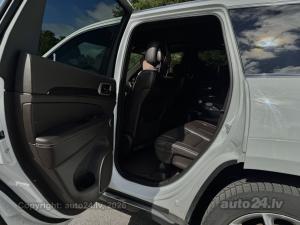 Balts Jeep Grand Cherokee 2015 Tallina, ar dzinēja tilpumu 3.00 L un nobraukumu 198 tūkst. km par 16900 €, foto 10 vietnē AUTOMOTO.COM.LV
