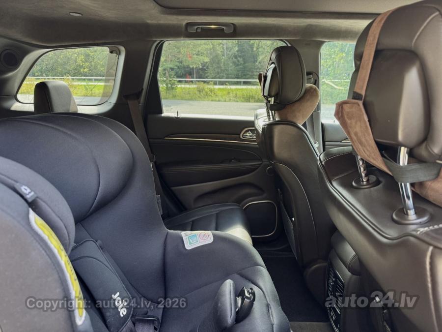 Balts Jeep Grand Cherokee 2015 Tallina, ar dzinēja tilpumu 3.00 L un nobraukumu 198 tūkst. km par 16900 €, foto 11 vietnē AUTOMOTO.COM.LV
