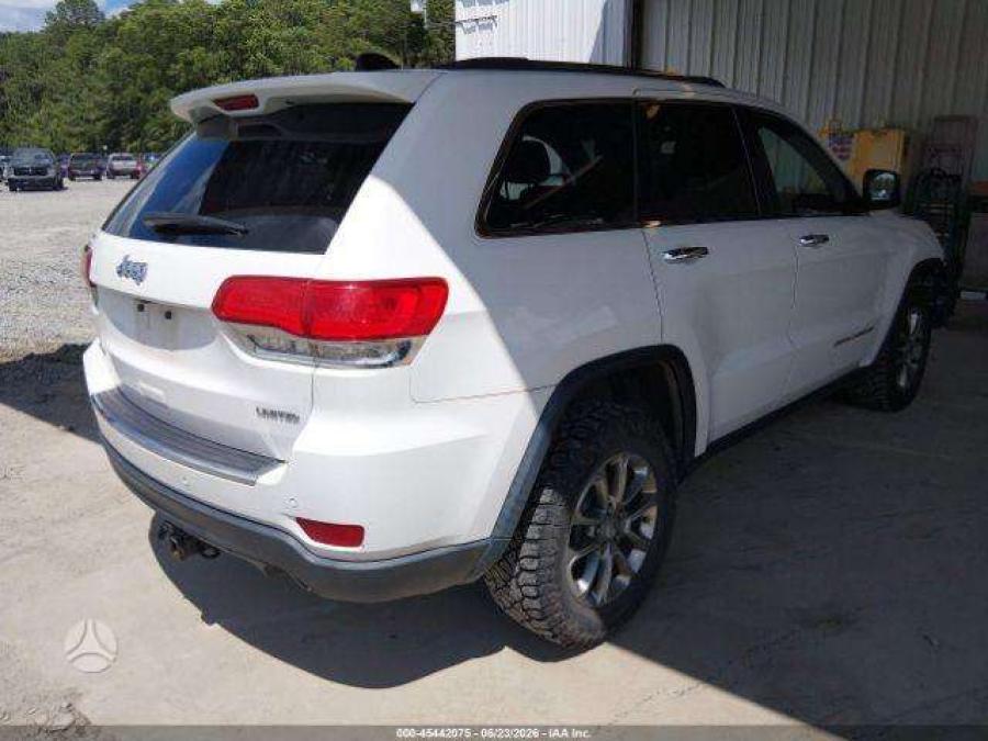 White Jeep Grand Cherokee 2015 in Klaipeda, with an engine capacity of 3.60 L and mileage of 207 thousand km for 8000 €, photo 5 on AUTOMOTO.COM.LV