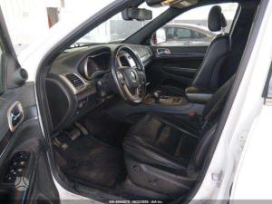 White Jeep Grand Cherokee 2015 in Klaipeda, with an engine capacity of 3.60 L and mileage of 207 thousand km for 8000 €, photo 6 on AUTOMOTO.COM.LV