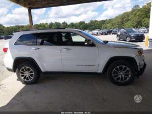 White Jeep Grand Cherokee 2015 in Klaipeda, with an engine capacity of 3.60 L and mileage of 207 thousand km for 8000 €, photo 13 on AUTOMOTO.COM.LV