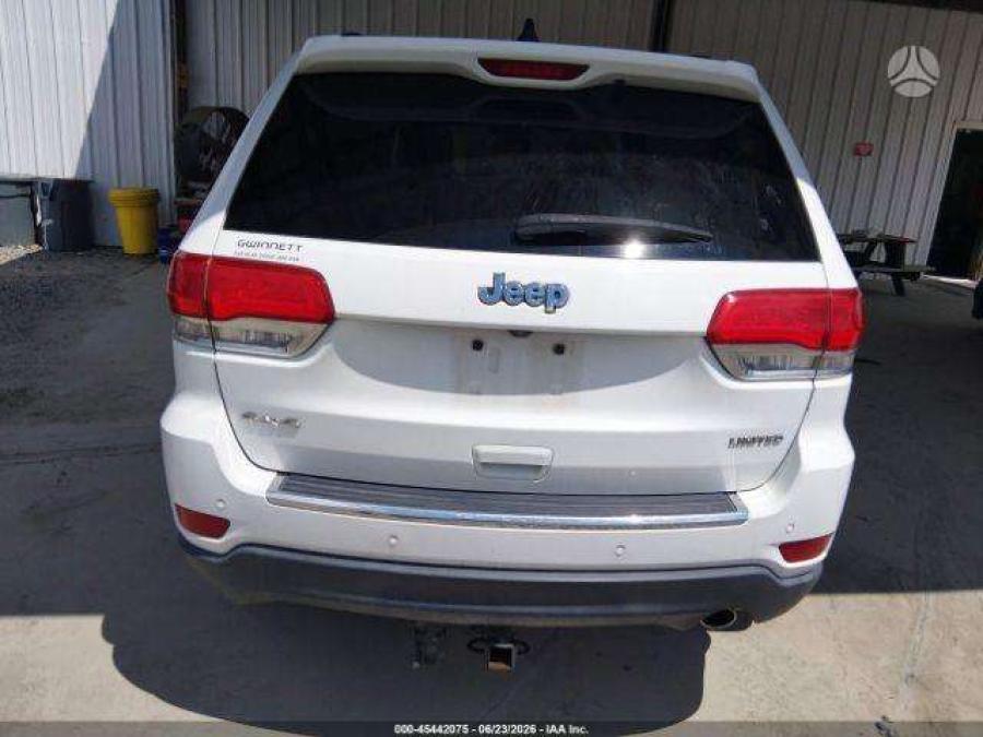 White Jeep Grand Cherokee 2015 in Klaipeda, with an engine capacity of 3.60 L and mileage of 207 thousand km for 8000 €, photo 16 on AUTOMOTO.COM.LV