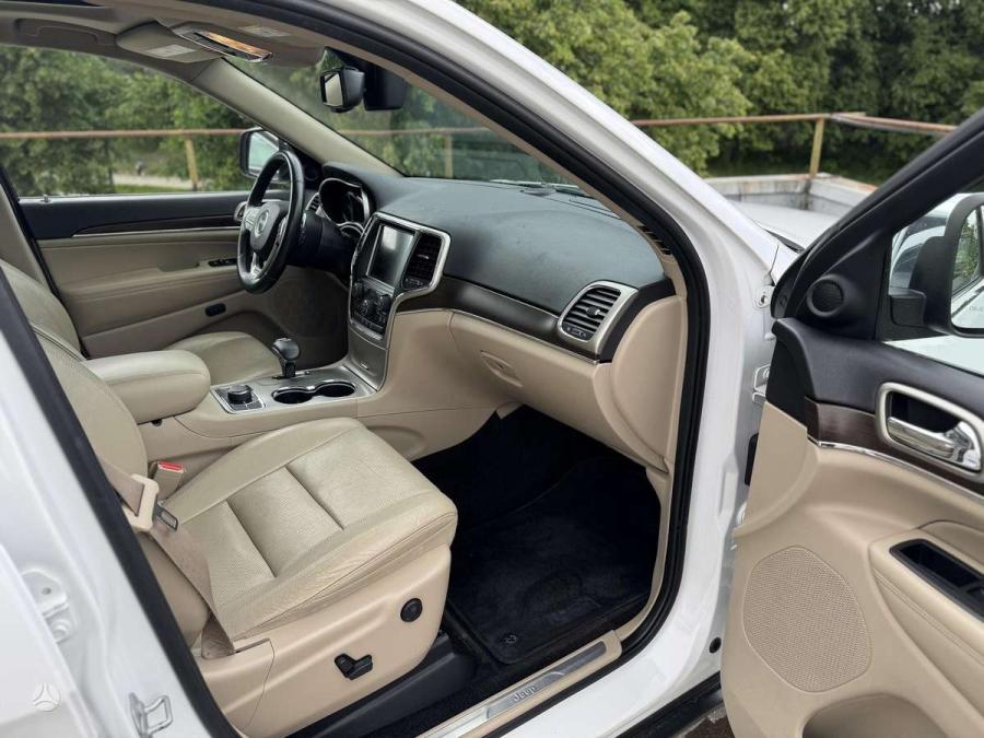 Balts Jeep Grand Cherokee 2015 Viļņa, ar dzinēja tilpumu 3.60 L un nobraukumu 198 tūkst. km par 14100 €, foto 7 vietnē AUTOMOTO.COM.LV