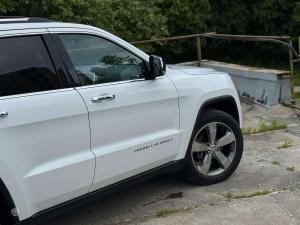 Balts Jeep Grand Cherokee 2015 Viļņa, ar dzinēja tilpumu 3.60 L un nobraukumu 198 tūkst. km par 14100 €, foto 17 vietnē AUTOMOTO.COM.LV