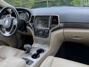 Balts Jeep Grand Cherokee 2015 Viļņa, ar dzinēja tilpumu 3.60 L un nobraukumu 198 tūkst. km par 14100 €, foto 19 vietnē AUTOMOTO.COM.LV
