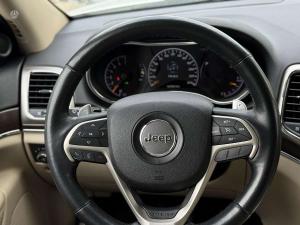 Balts Jeep Grand Cherokee 2015 Viļņa, ar dzinēja tilpumu 3.60 L un nobraukumu 198 tūkst. km par 14100 €, foto 24 vietnē AUTOMOTO.COM.LV