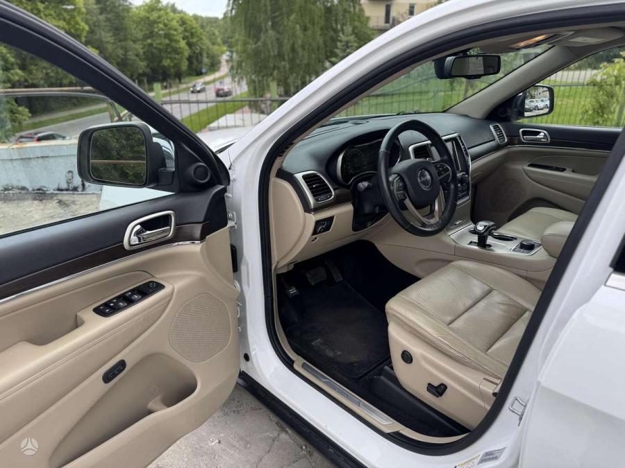 Balts Jeep Grand Cherokee 2015 Viļņa, ar dzinēja tilpumu 3.60 L un nobraukumu 198 tūkst. km par 14100 €, foto 27 vietnē AUTOMOTO.COM.LV