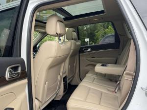 Balts Jeep Grand Cherokee 2015 Viļņa, ar dzinēja tilpumu 3.60 L un nobraukumu 198 tūkst. km par 14100 €, foto 29 vietnē AUTOMOTO.COM.LV