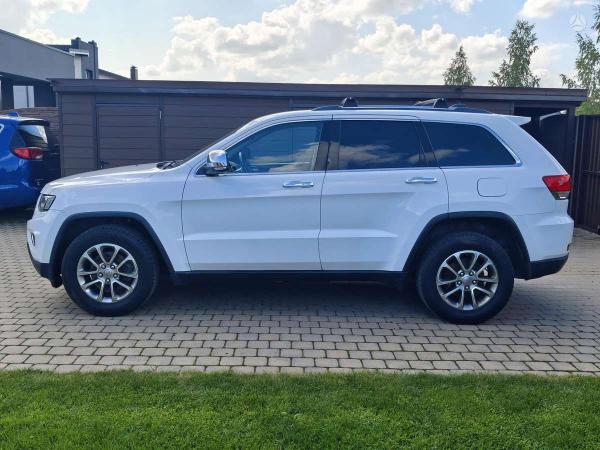 White Jeep Grand Cherokee 2015 in Kaunas, with an engine capacity of 3.60 L and mileage of 206 thousand km for 12300 €, photo 9 on AUTOMOTO.COM.LV