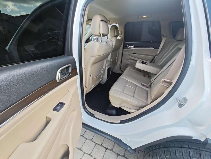 Balts Jeep Grand Cherokee 2015 Kauņa, ar dzinēja tilpumu 3.60 L un nobraukumu 206 tūkst. km par 12300 €, foto 14 vietnē AUTOMOTO.COM.LV