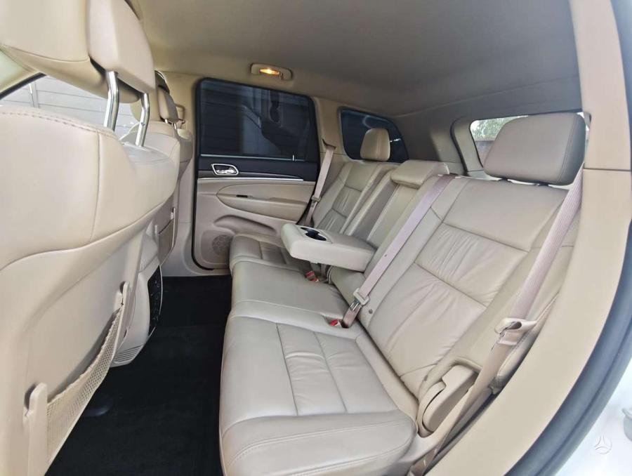 Balts Jeep Grand Cherokee 2015 Kauņa, ar dzinēja tilpumu 3.60 L un nobraukumu 206 tūkst. km par 12300 €, foto 15 vietnē AUTOMOTO.COM.LV