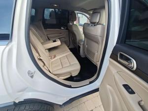 Balts Jeep Grand Cherokee 2015 Kauņa, ar dzinēja tilpumu 3.60 L un nobraukumu 206 tūkst. km par 12300 €, foto 19 vietnē AUTOMOTO.COM.LV