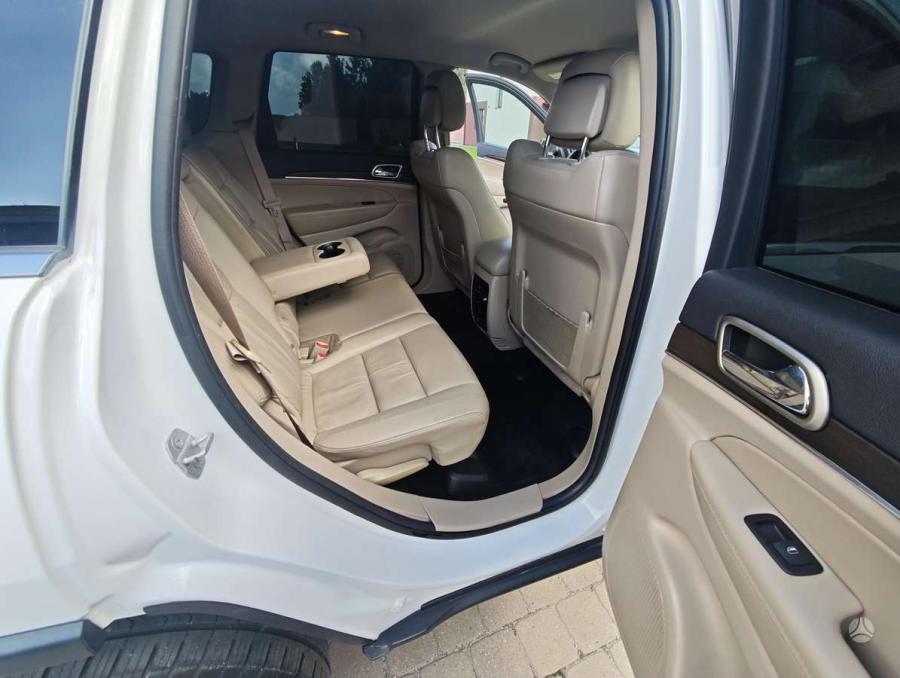 Balts Jeep Grand Cherokee 2015 Kauņa, ar dzinēja tilpumu 3.60 L un nobraukumu 206 tūkst. km par 12300 €, foto 19 vietnē AUTOMOTO.COM.LV