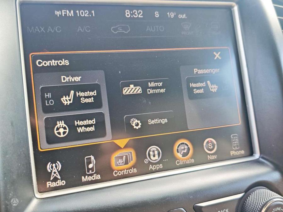 Balts Jeep Grand Cherokee 2015 Kauņa, ar dzinēja tilpumu 3.60 L un nobraukumu 206 tūkst. km par 12300 €, foto 21 vietnē AUTOMOTO.COM.LV