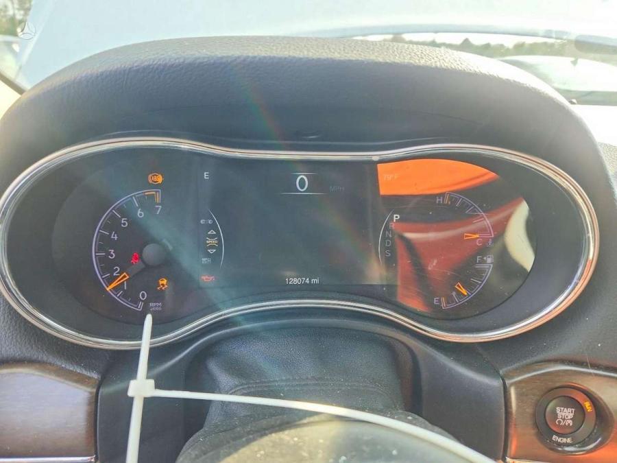 Balts Jeep Grand Cherokee 2015 Kauņa, ar dzinēja tilpumu 3.60 L un nobraukumu 206 tūkst. km par 12300 €, foto 32 vietnē AUTOMOTO.COM.LV