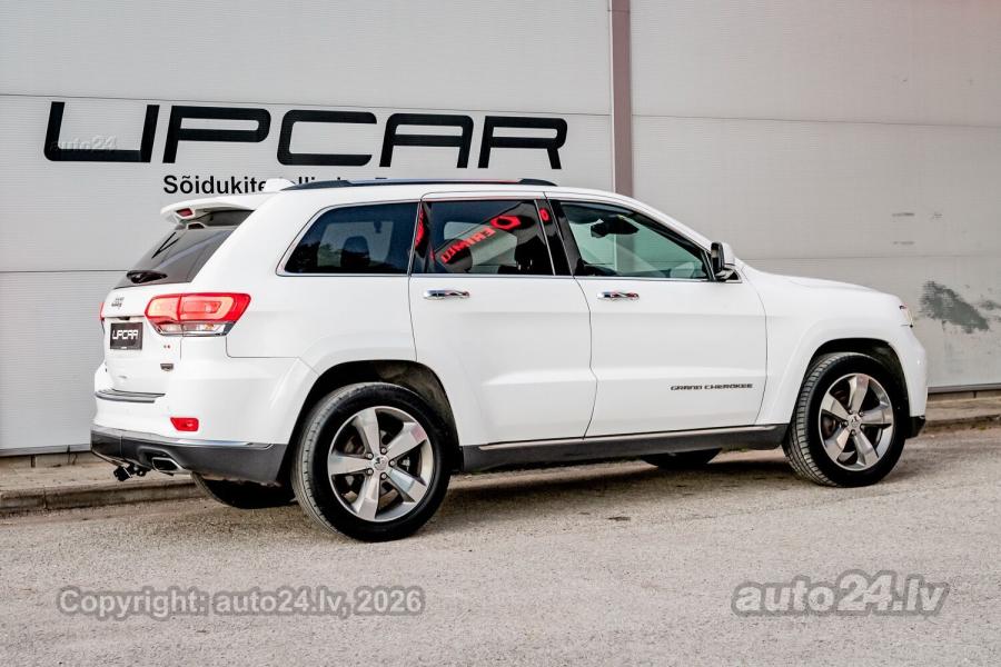 Balts Jeep Grand Cherokee 2015 Pērnava, ar dzinēja tilpumu 3.00 L un nobraukumu 223 tūkst. km par 16490 €, foto 7 vietnē AUTOMOTO.COM.LV