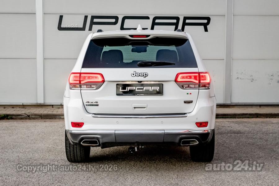 Balts Jeep Grand Cherokee 2015 Pērnava, ar dzinēja tilpumu 3.00 L un nobraukumu 223 tūkst. km par 16490 €, foto 10 vietnē AUTOMOTO.COM.LV
