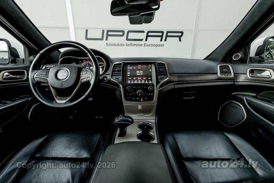Balts Jeep Grand Cherokee 2015 Pērnava, ar dzinēja tilpumu 3.00 L un nobraukumu 223 tūkst. km par 16490 €, foto 12 vietnē AUTOMOTO.COM.LV