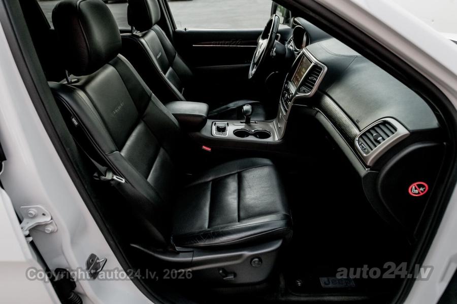 Balts Jeep Grand Cherokee 2015 Pērnava, ar dzinēja tilpumu 3.00 L un nobraukumu 223 tūkst. km par 16490 €, foto 17 vietnē AUTOMOTO.COM.LV
