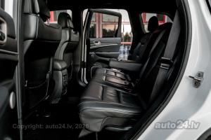 Balts Jeep Grand Cherokee 2015 Pērnava, ar dzinēja tilpumu 3.00 L un nobraukumu 223 tūkst. km par 16490 €, foto 19 vietnē AUTOMOTO.COM.LV