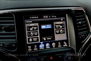 Balts Jeep Grand Cherokee 2015 Pērnava, ar dzinēja tilpumu 3.00 L un nobraukumu 223 tūkst. km par 16490 €, foto 20 vietnē AUTOMOTO.COM.LV