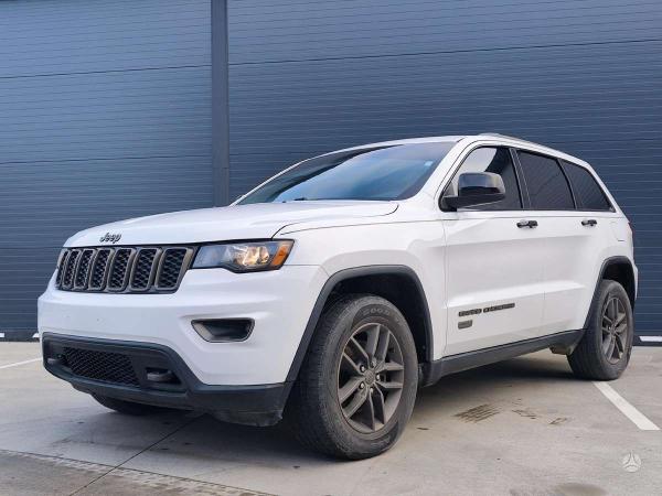 Balts Jeep Grand Cherokee 2016 Klaipėda, ar dzinēja tilpumu 3.60 L un nobraukumu 218 tūkst. km par 12200 €, foto 1 vietnē AUTOMOTO.COM.LV