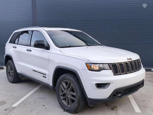 Balts Jeep Grand Cherokee 2016 Klaipėda, ar dzinēja tilpumu 3.60 L un nobraukumu 218 tūkst. km par 12200 €, foto 2 vietnē AUTOMOTO.COM.LV