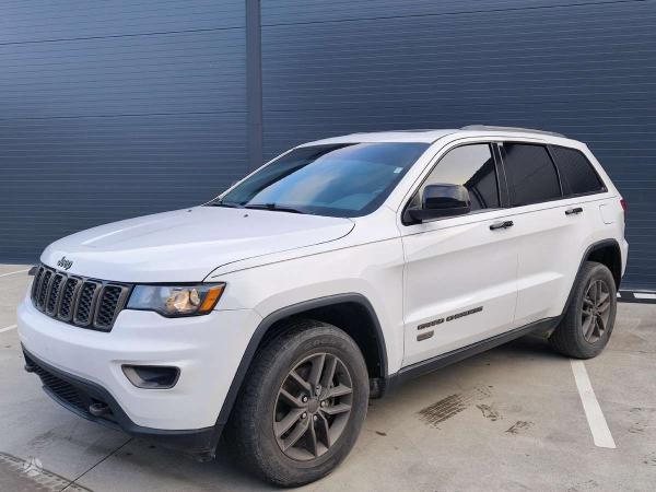 Balts Jeep Grand Cherokee 2016 Klaipėda, ar dzinēja tilpumu 3.60 L un nobraukumu 218 tūkst. km par 12200 €, foto 3 vietnē AUTOMOTO.COM.LV