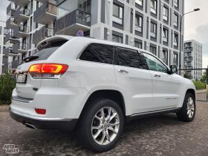 White Jeep Grand Cherokee 2016 in Vilnius, with an engine capacity of 3.00 L and mileage of 119 thousand km for 14990 €, photo 14 on AUTOMOTO.COM.LV