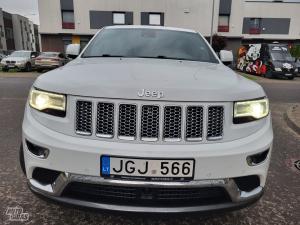 White Jeep Grand Cherokee 2016 in Vilnius, with an engine capacity of 3.00 L and mileage of 119 thousand km for 14990 €, photo 3 on AUTOMOTO.COM.LV