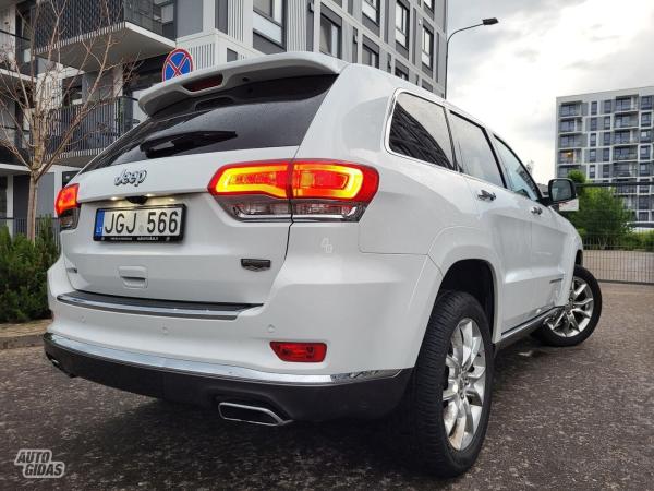 White Jeep Grand Cherokee 2016 in Vilnius, with an engine capacity of 3.00 L and mileage of 119 thousand km for 14990 €, photo 6 on AUTOMOTO.COM.LV