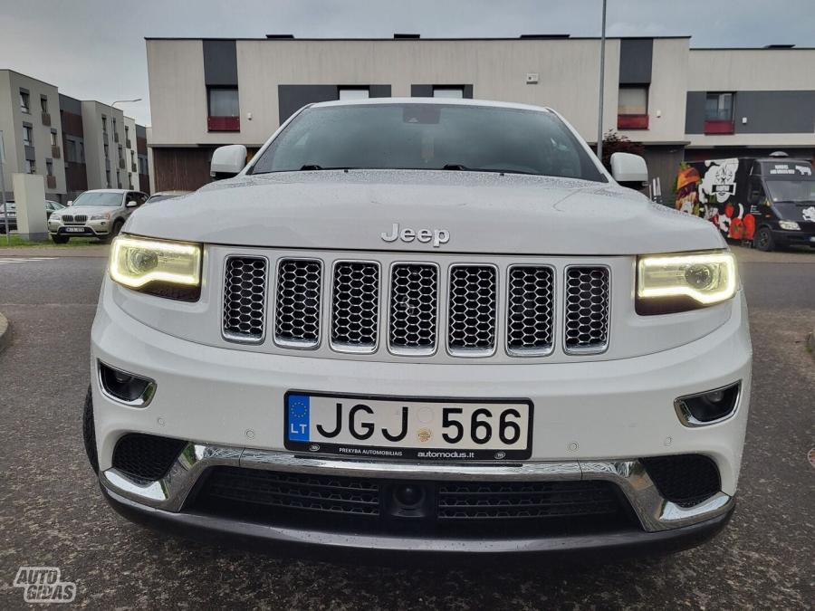White Jeep Grand Cherokee 2016 in Vilnius, with an engine capacity of 3.00 L and mileage of 119 thousand km for 14990 €, photo 8 on AUTOMOTO.COM.LV