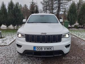 White Jeep Grand Cherokee 2016 in Valga, with an engine capacity of 3.00 L and mileage of 18 thousand km for 16000 €, photo  on AUTOMOTO.COM.LV