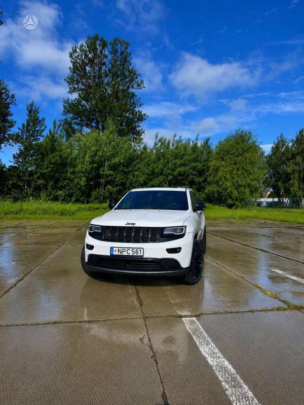 White Jeep Grand Cherokee 2016 in Kaunas, with an engine capacity of 3.60 L and mileage of 250 thousand km for 16500 €, photo 2 on AUTOMOTO.COM.LV