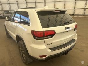 White Jeep Grand Cherokee 2016 in Siauliai, with an engine capacity of 3.60 L and mileage of 276 thousand km for 11555 €, photo 5 on AUTOMOTO.COM.LV