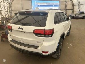 White Jeep Grand Cherokee 2016 in Siauliai, with an engine capacity of 3.60 L and mileage of 276 thousand km for 11555 €, photo 6 on AUTOMOTO.COM.LV