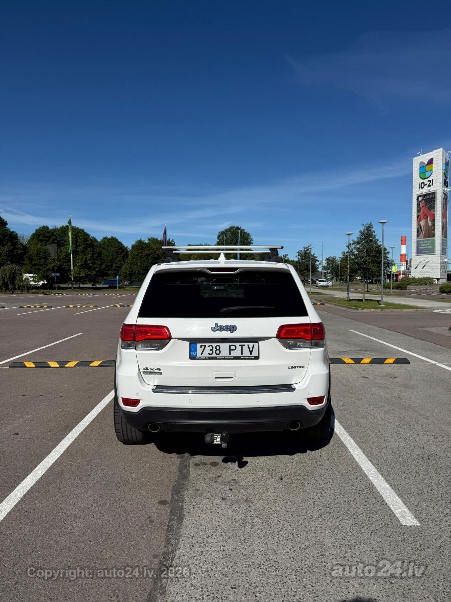 White Jeep Grand Cherokee 2016 in Tallinn, with an engine capacity of 3.00 L and mileage of 0 thousand km for 15000 €, photo 4 on AUTOMOTO.COM.LV