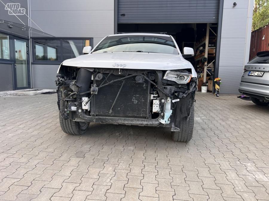 Balts Jeep Grand Cherokee 2016 Kauņa, ar dzinēja tilpumu 3.60 L un nobraukumu 193 tūkst. km par 8900 €, foto 4 vietnē AUTOMOTO.COM.LV