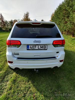 White Jeep Grand Cherokee 2016 in Parnu, with an engine capacity of 3.00 L and mileage of 284 thousand km for 18500 €, photo 4 on AUTOMOTO.COM.LV