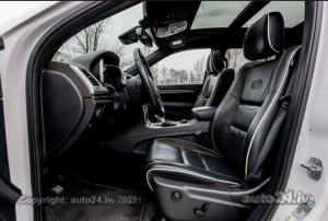 White Jeep Grand Cherokee 2016 in Parnu, with an engine capacity of 3.00 L and mileage of 284 thousand km for 18500 €, photo 7 on AUTOMOTO.COM.LV
