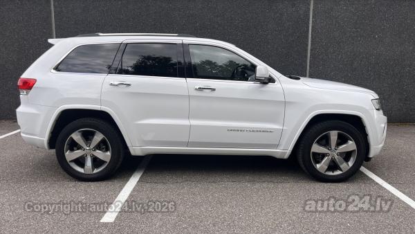 Balts Jeep Grand Cherokee 2016 Pērnava, ar dzinēja tilpumu 3.00 L un nobraukumu 164 tūkst. km par 16900 €, foto 6 vietnē AUTOMOTO.COM.LV