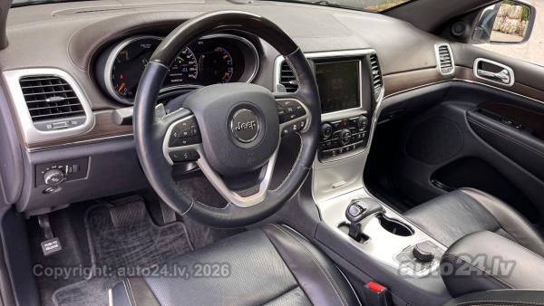 Balts Jeep Grand Cherokee 2016 Pērnava, ar dzinēja tilpumu 3.00 L un nobraukumu 164 tūkst. km par 16900 €, foto 9 vietnē AUTOMOTO.COM.LV