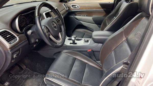 Balts Jeep Grand Cherokee 2016 Pērnava, ar dzinēja tilpumu 3.00 L un nobraukumu 164 tūkst. km par 16900 €, foto 10 vietnē AUTOMOTO.COM.LV