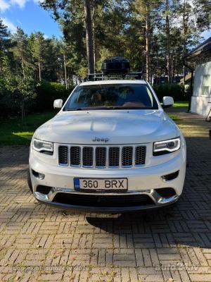 Balts Jeep Grand Cherokee 2016 Tallina, ar dzinēja tilpumu 3.00 L un nobraukumu 183 tūkst. km par 17900 €, foto 4 vietnē AUTOMOTO.COM.LV