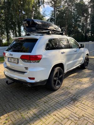 Balts Jeep Grand Cherokee 2016 Tallina, ar dzinēja tilpumu 3.00 L un nobraukumu 183 tūkst. km par 17900 €, foto 5 vietnē AUTOMOTO.COM.LV