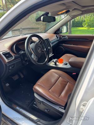 Balts Jeep Grand Cherokee 2016 Tallina, ar dzinēja tilpumu 3.00 L un nobraukumu 183 tūkst. km par 17900 €, foto 8 vietnē AUTOMOTO.COM.LV