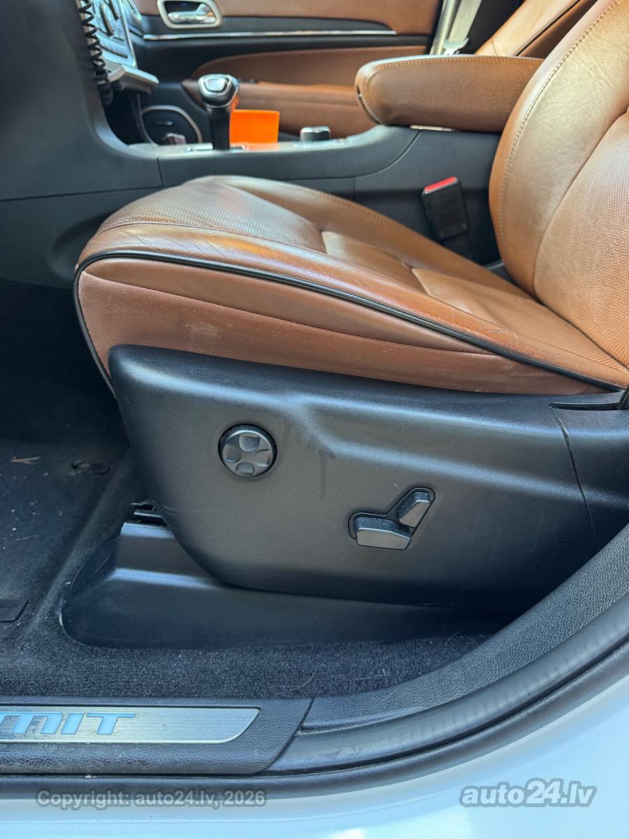 Balts Jeep Grand Cherokee 2016 Tallina, ar dzinēja tilpumu 3.00 L un nobraukumu 183 tūkst. km par 17900 €, foto 12 vietnē AUTOMOTO.COM.LV
